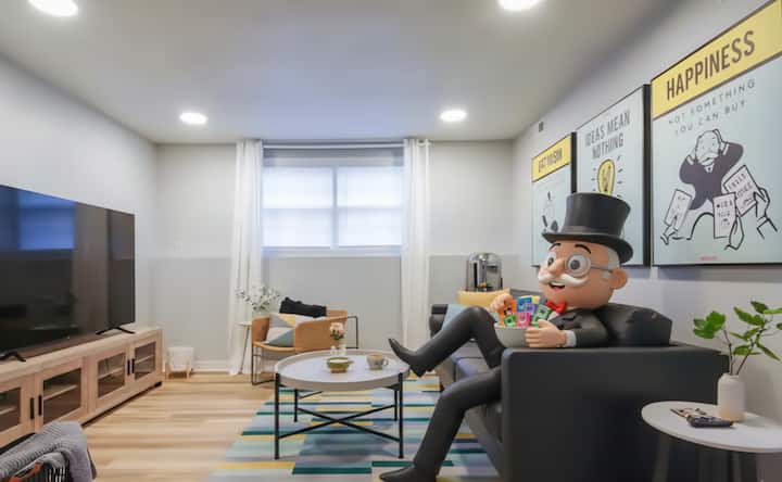 Stayawhile: Monopoly Retreat- 2 Min Walk To Mass - Lawrence, KS