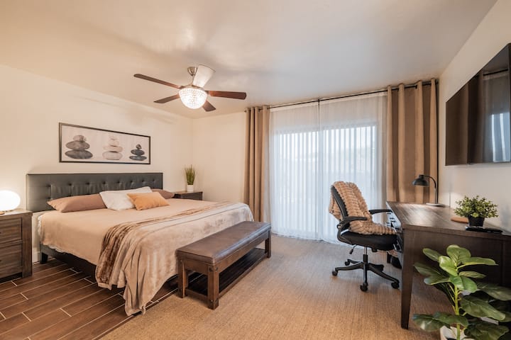 King Suite Room | Private Bath | Pool | Eco Clean - Arizona