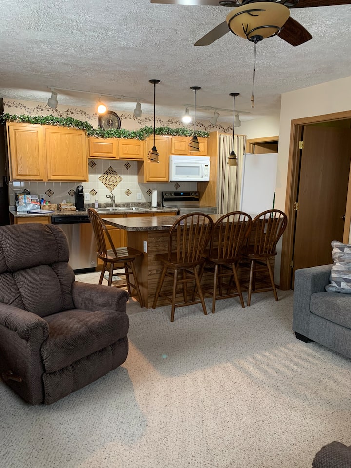 A Suite Retreat! - Kearney, NE