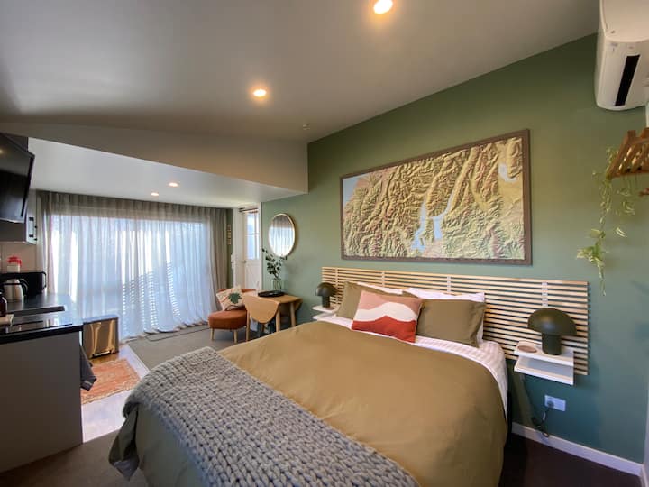 Mt Iron Holiday Haven - Central Wanaka - Wanaka