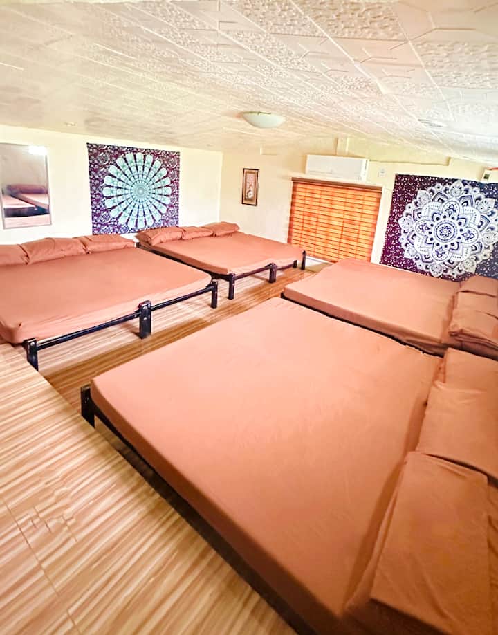 Spacious Transient House W/ Wi-fi & Parking - Pili