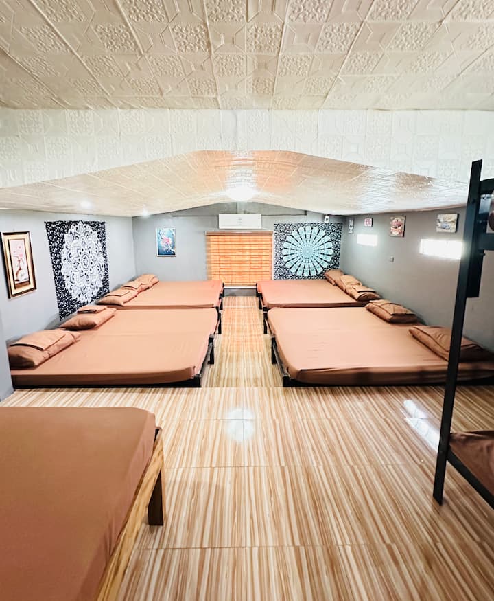 Spacious Transient House W/ Wi-fi & Parking - Pili