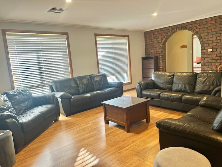 Tj’s Comfortable Home In Camden Park - Adelaide