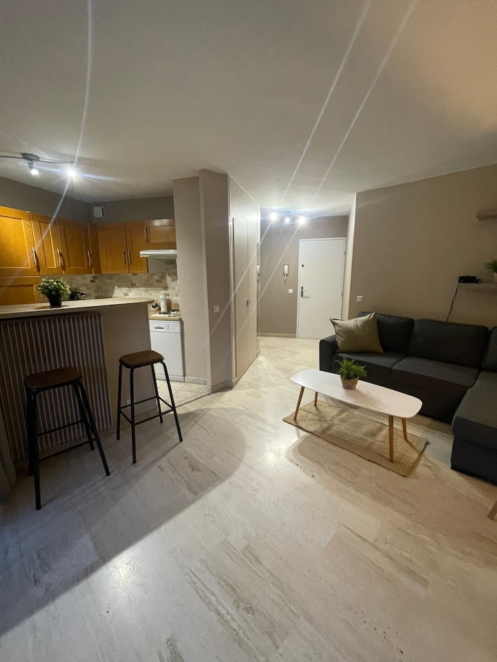 Studio En Résidence Avec Piscine - La Roquette-sur-Siagne