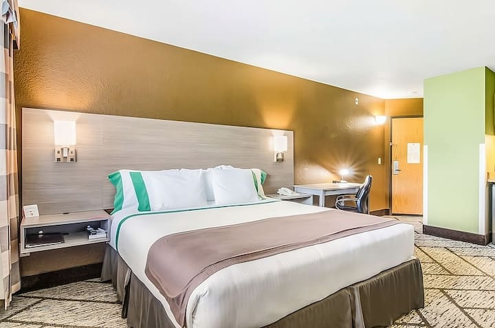 Poulsbo Countryside Stay! Pets Are Allowed! - Poulsbo, WA