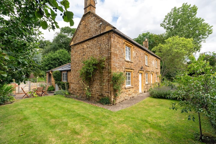 Family Friendly Cotswold Cottage - Brook Cottage - Cotswolds