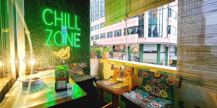 Poblacion Hidden Gem | Central Location W/ Balcony - Makati