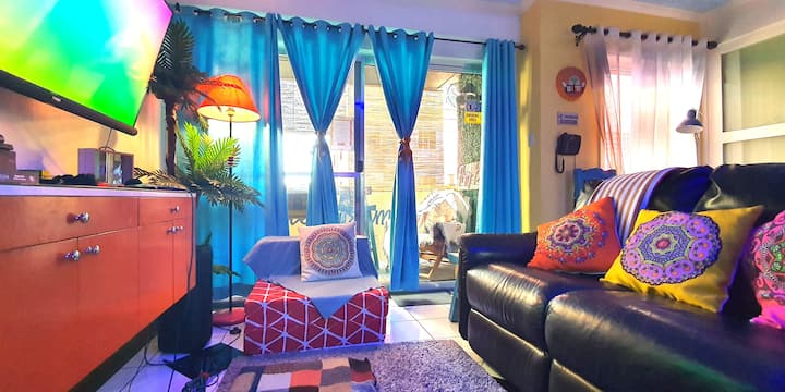 Poblacion Hidden Gem | Central Location W/ Balcony - Makati