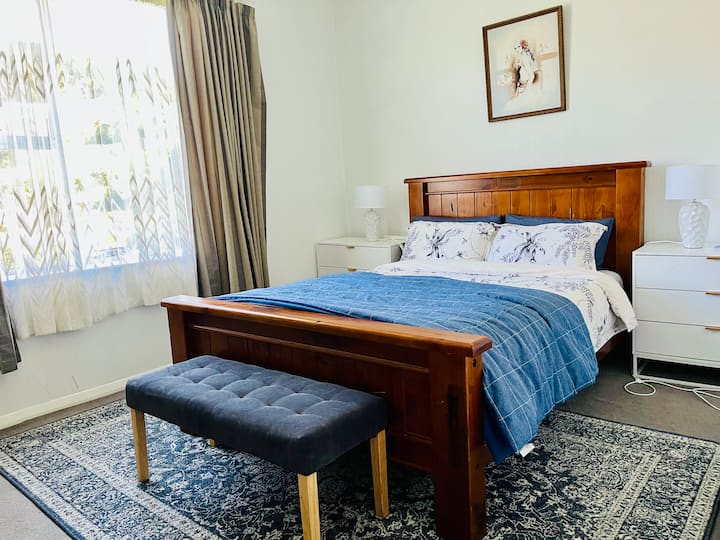 Central City Upstairs Apartment - Dunedin