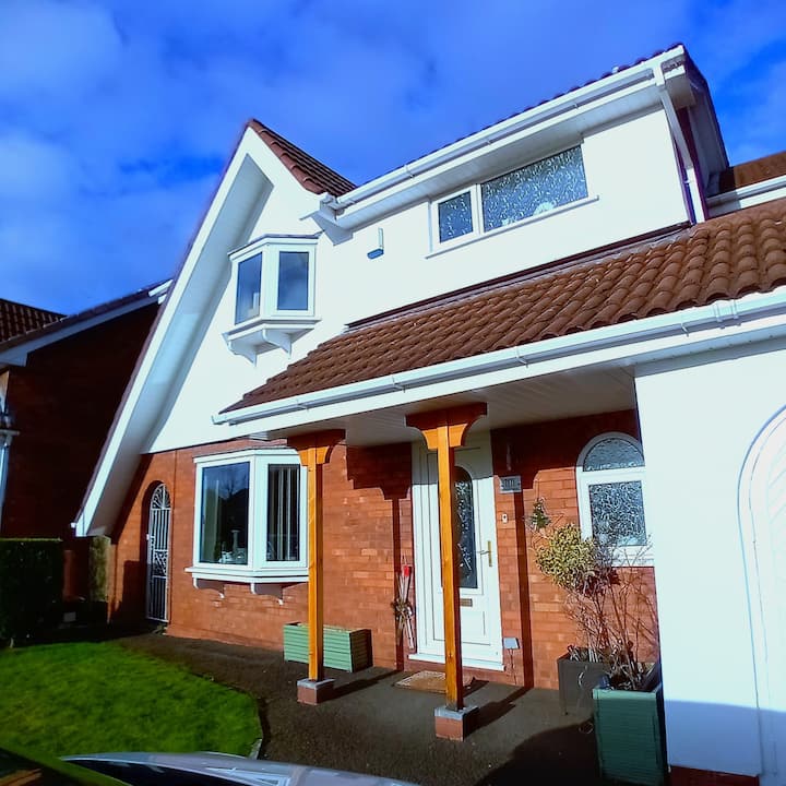 Modern Homestyle Handy Location - Stoke-on-Trent