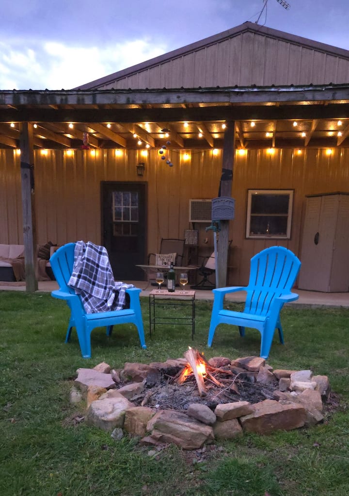 The Hideaway - Private Mini-farm Retreat For Two - Chickamauga Lake, TN