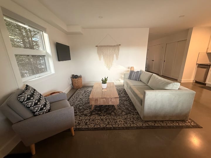 Serene On Marine~sunset, Beach(5min), Laundry, Bbq - Ucluelet