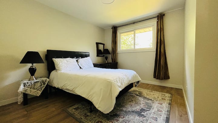 Richard's Guesthouse Bedroom A - Kingston