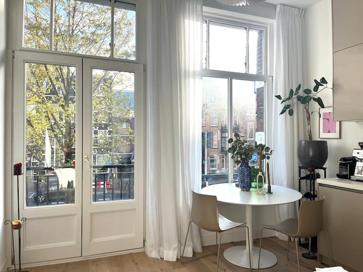 Modern Downtown Apartment - Amsterdam