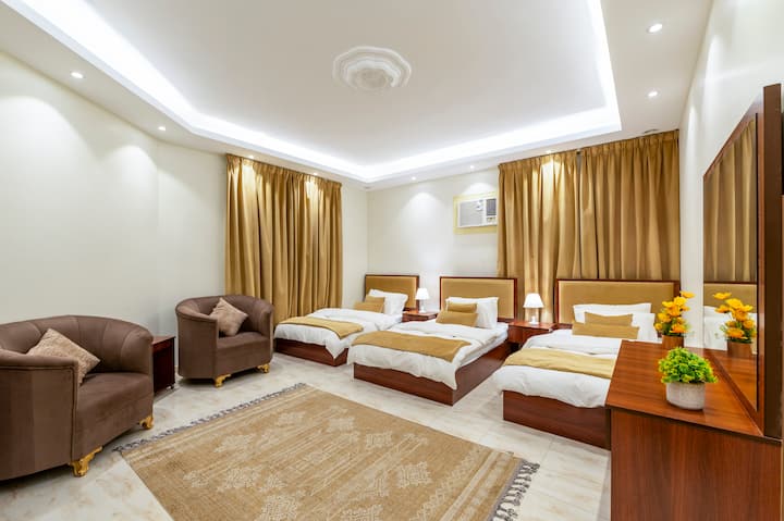 One Bedroom, Salon , 10-12 Min Away From The Haram - Medina