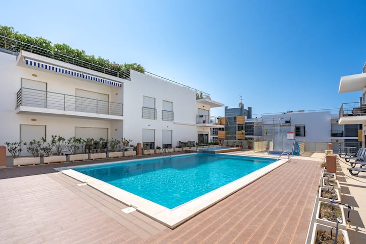 Meia Praia - A Retreat From The Pool To The Sea - Lagos