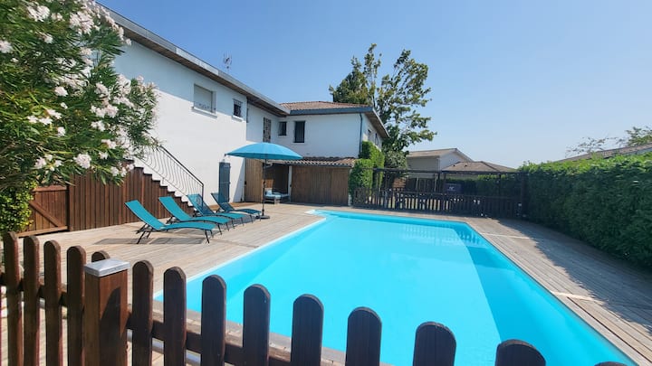 Maison Avec Piscine Privée Et Grand Jardin - Mérignac