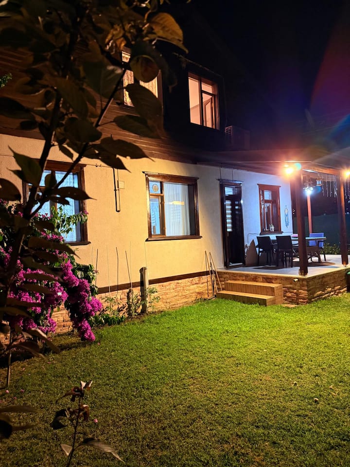 Sapanca Da Tam Korunaklı Villa Tuana 3+1 /2 Banyo - Sapanca