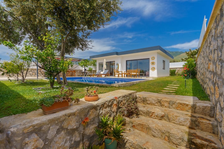 Kaş ÜZümlü Balayı Villası | Pool, Jacuzzi & Garden - Kalkan