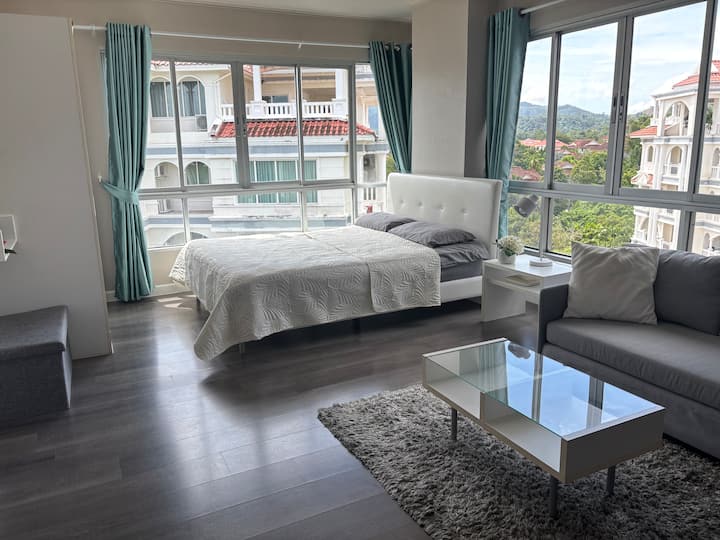 Bright & Beautiful Studio In The Heart Of Phuket - Phuket