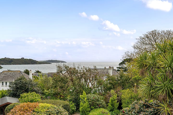 Stylish Home In Falmouth With Seaview & Garden - St Mawes