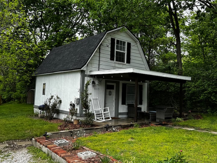 Galloway Cottage (Bikes & Fire Pit) - Springfield, MO