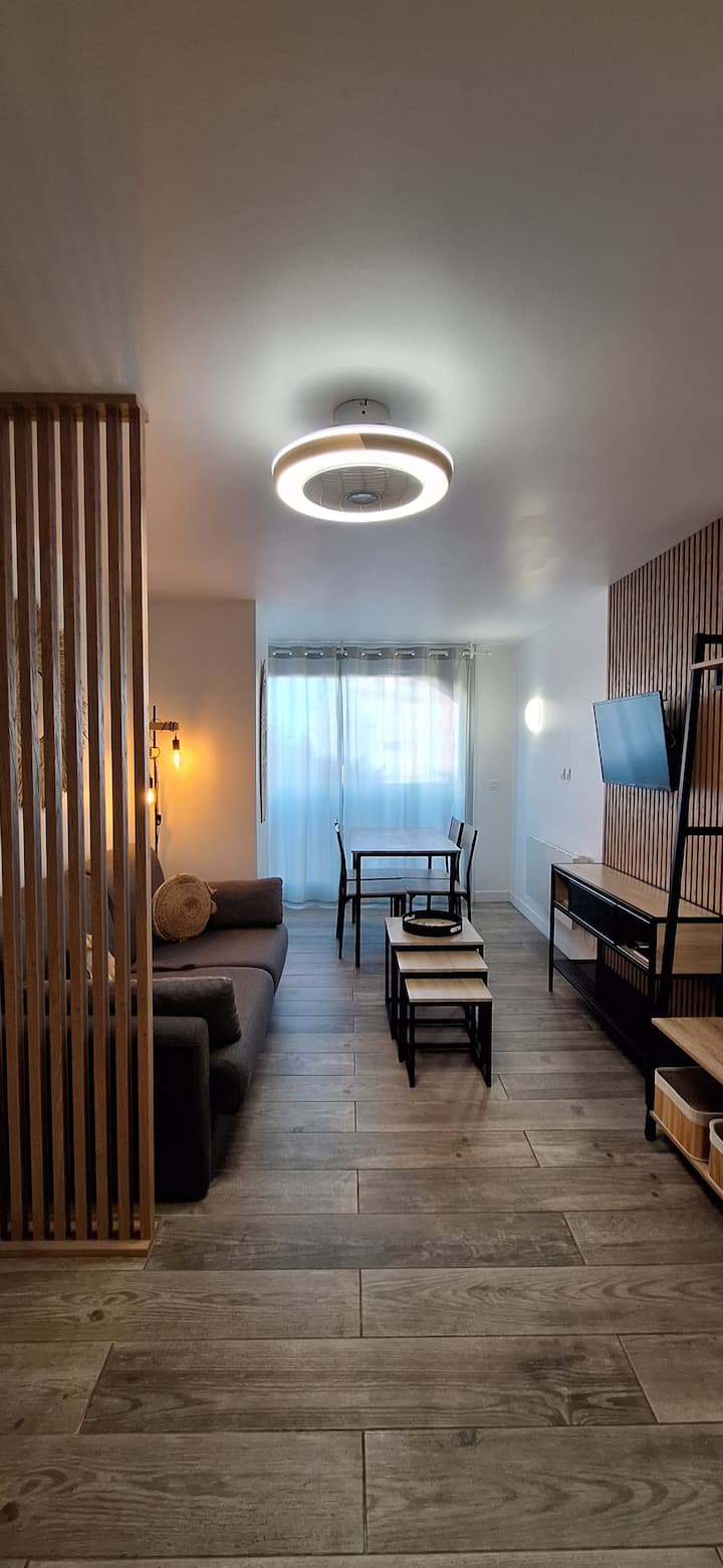 Studio Rénové 200 M De La Plage Avec Parking Privé - Agde