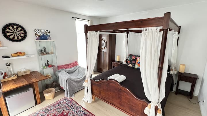 Nice Room In Free Standing House. Free Bikes - Huizen
