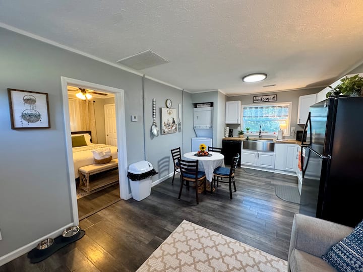 Private 1br Knoxville • Furnished • Extended Stay - Neyland Stadium Knoxville