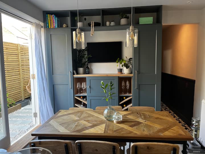 Charming Home Near Wimbledon With Outdoor Office - Londres