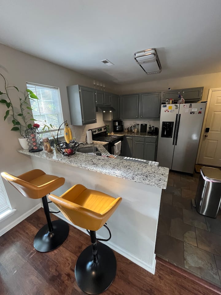 Private Bedroom In Home (The Moon) - Charlotte, NC