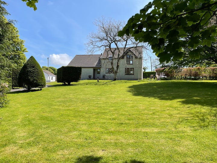 St Hilary Spacious House/garden (Dog Friendly) - Praa Sands