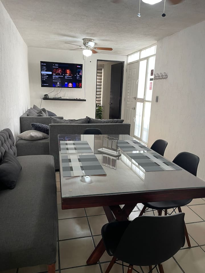 La Moreña León
Casa Del Toro - León, México