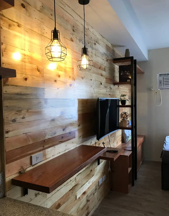 Cozy Industrial Condo For Rent With Wifi - Silang