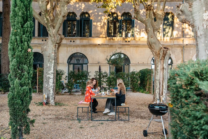 “Octopus” Esprit De Mer En Couvent à Pézenas - Pézenas