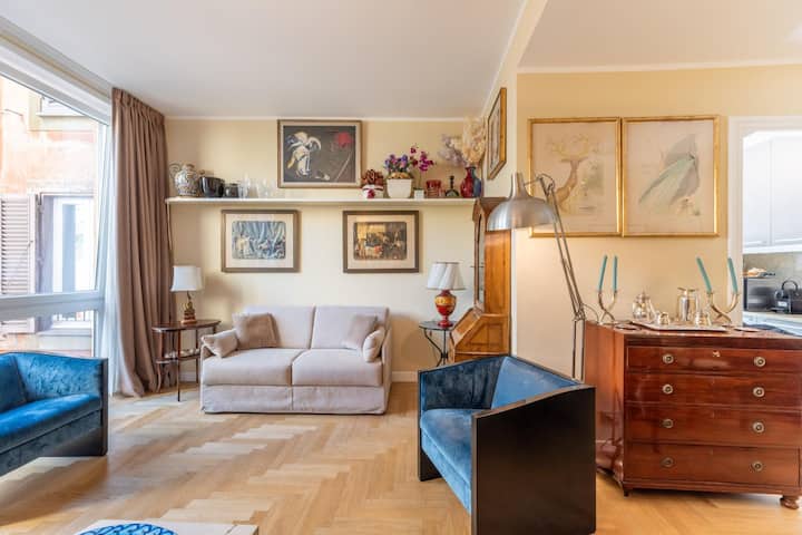 Elegance Et Luxury In The Trevi Fountain Monastery - Rome