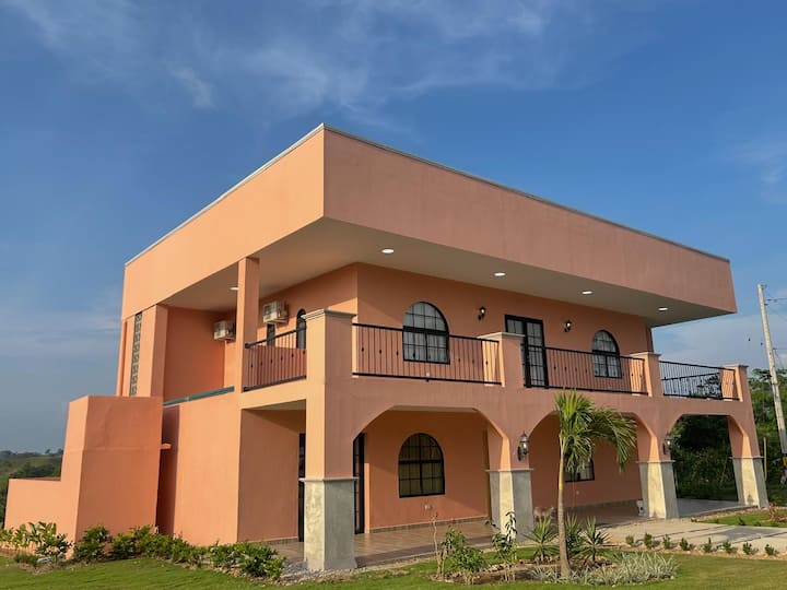 Casa San Martin
Puerto Triunfo - Puerto Boyacá