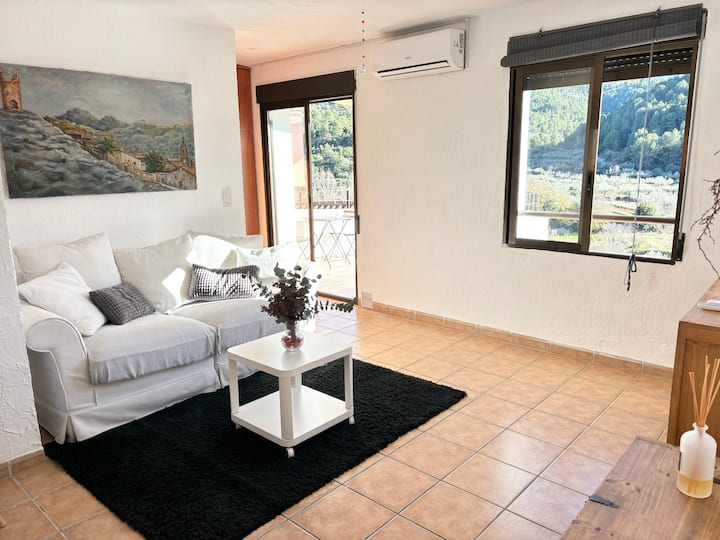 Digital Nomad's Sierra Sanctuary - Altura, Spain