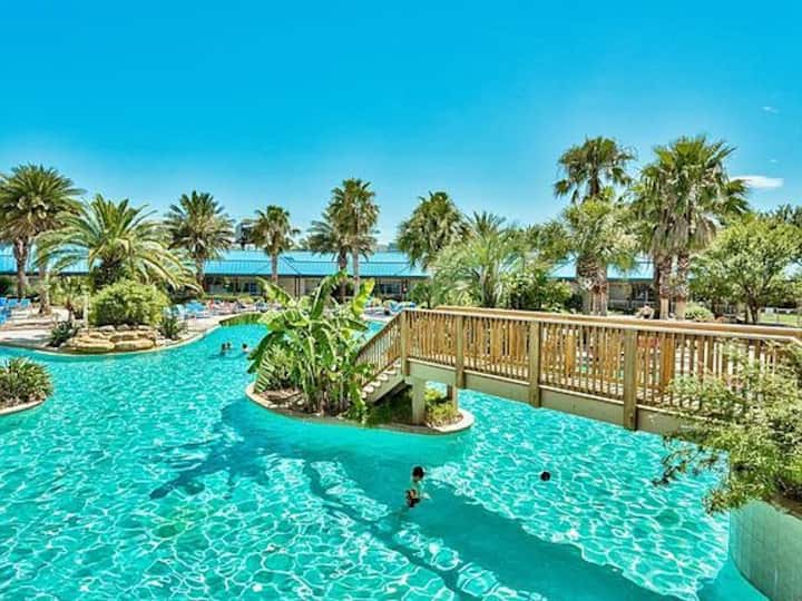 Sun@palms Resort Pool Balcony Views Beach Shuttle - Destin, FL
