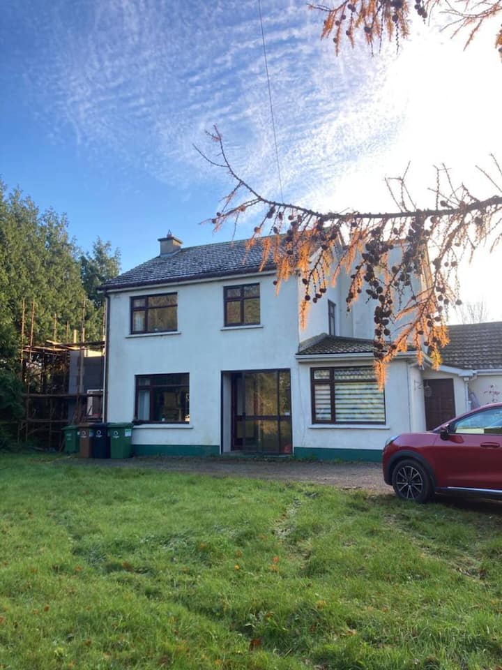 Leixlip 4-bed Home | Sleeps 6 | Ideal For Groups - Maynooth
