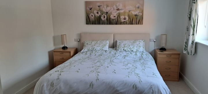 Dusty's Hook On The Wall - Buckinghamshire