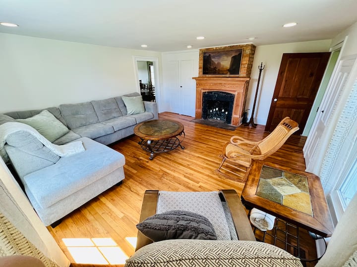 Fairview Farmhouse, Near Campus, Trails & Brewery - Blacksburg