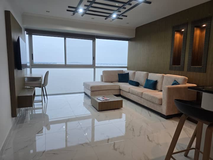 Riverfront, Bella Suite Con Vista Al Rio - Guayaquil