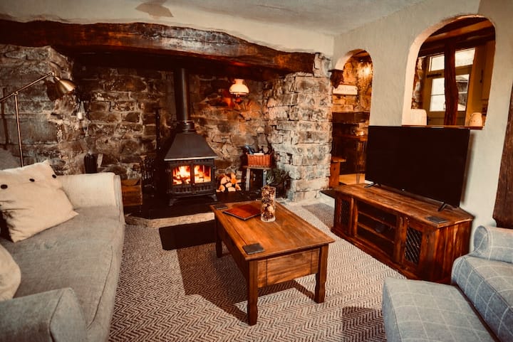 "Ty Bara" Cosy & Romantic Grade 2 Listed Cottage - Beddgelert