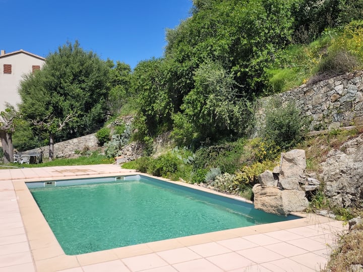 Gîte 5 Personnes Avec Piscine Partagée. - Corse