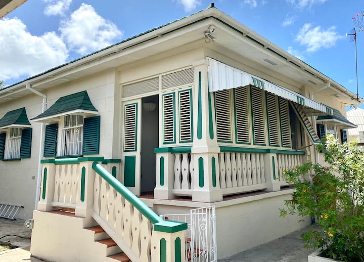 South Coast Boutique Oasis. Walk To Beach & Foods. - Bridgetown, Barbados