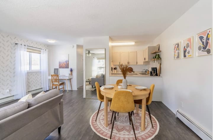 The Canary Nook - Yellowknife