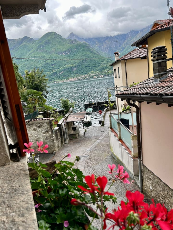 Al Civico 7 Relax A Due Passi Dal Lago Di Como - Mandello del Lario
