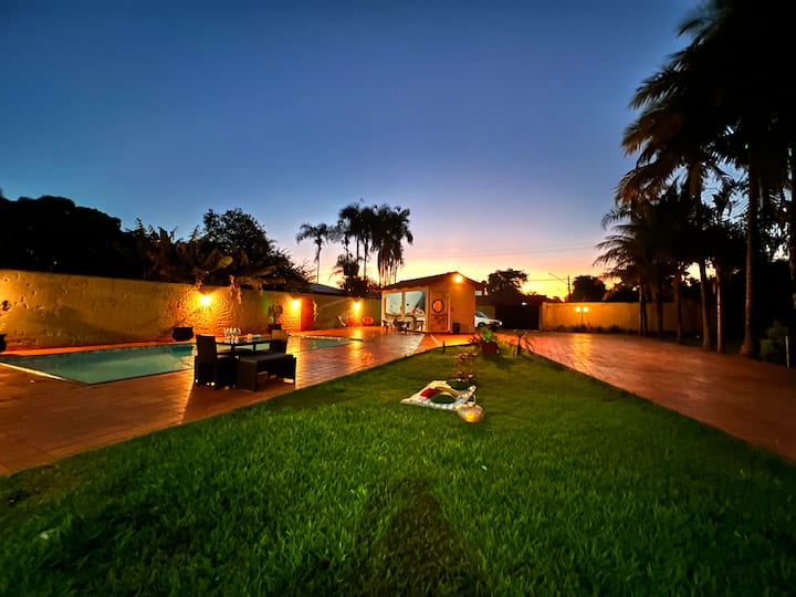 Casa Com Piscina! - Goiânia