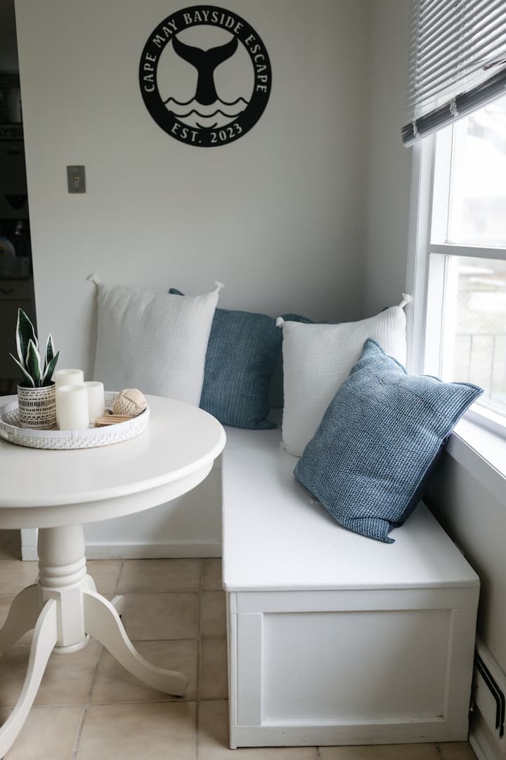 Porch Light Bungalow - North Cape May, NJ